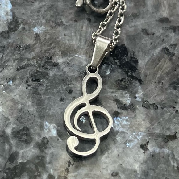 Jewelry | Silver Musical Note Necklace Nwot | Poshmark